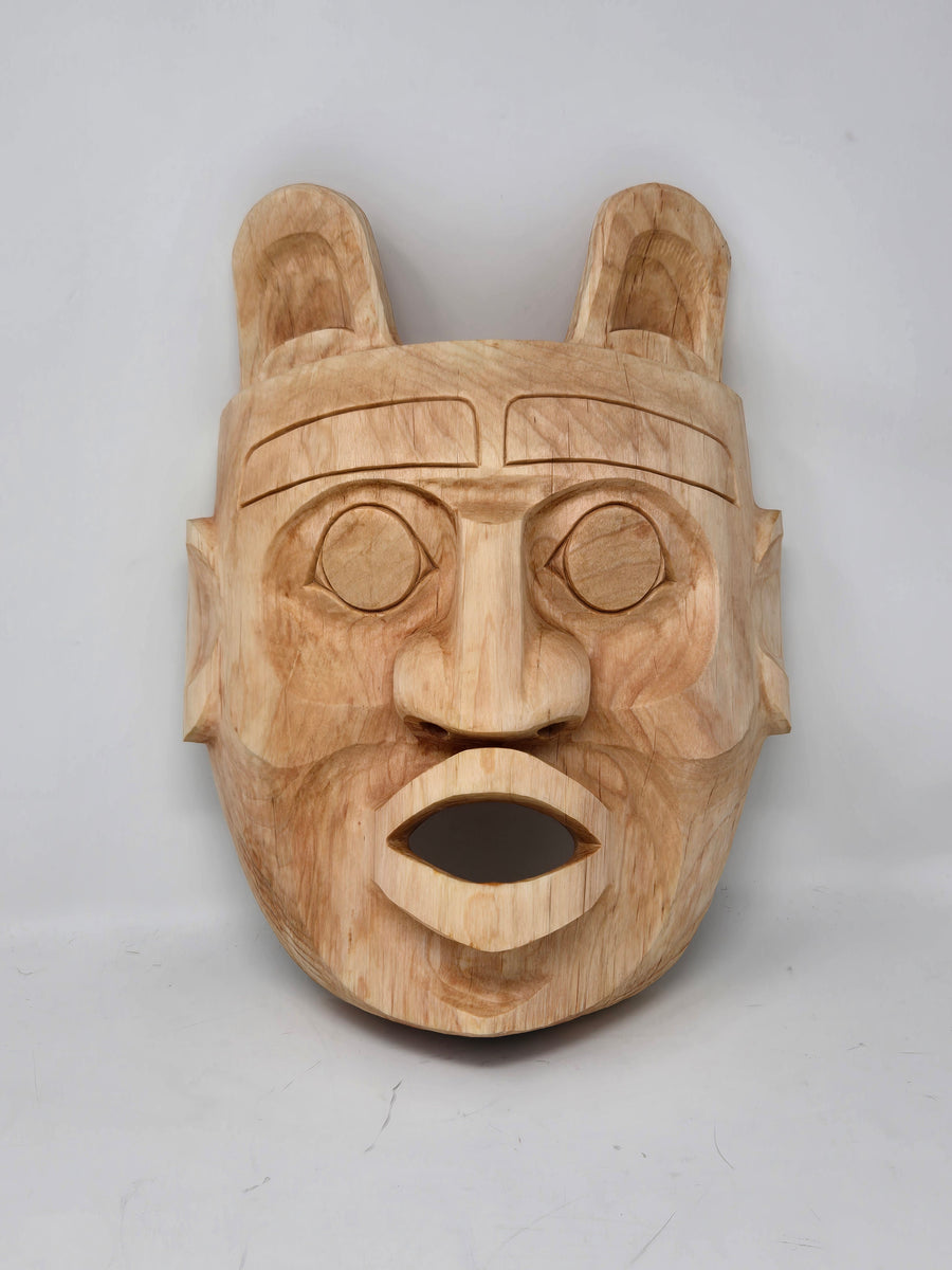 Shaman bear mask by Shawn Karpes – U'mista Cultural Centre